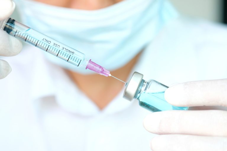 | Injeção anticoncepcional mensal: o que é, vantagens e como aplicar